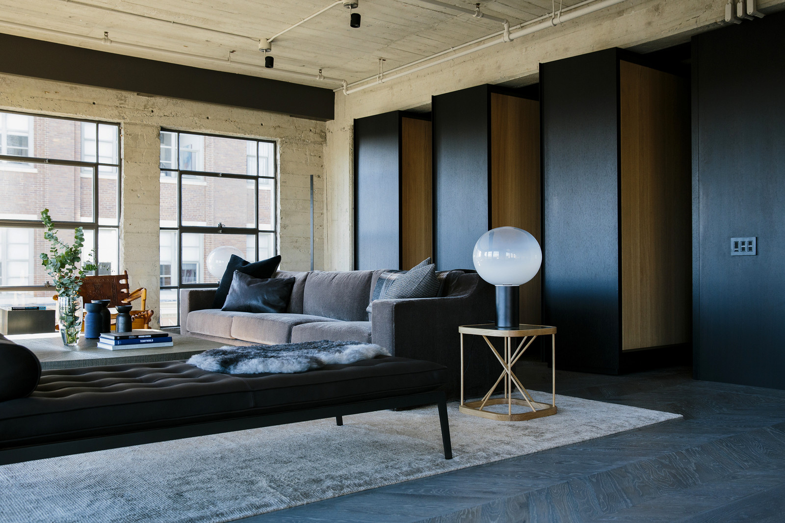An extravagant industrial loft apartment of 186 square meters from Los ...