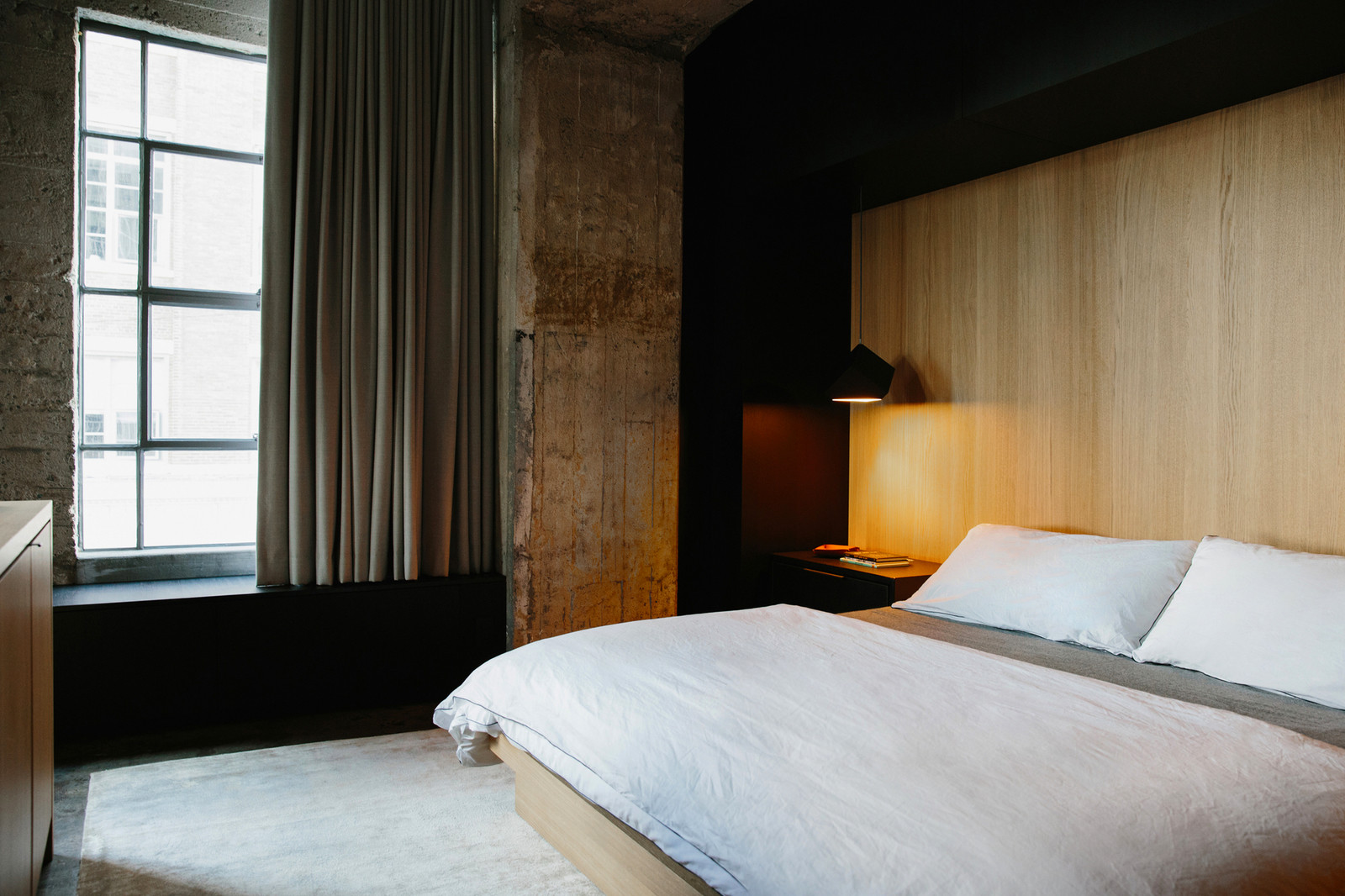 An extravagant industrial loft apartment of 186 square meters from Los ...