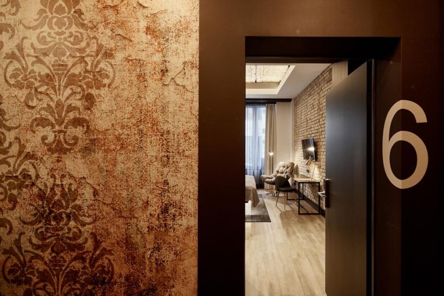 Extravagant loft style hotel in Budapest for industrial lovers ...